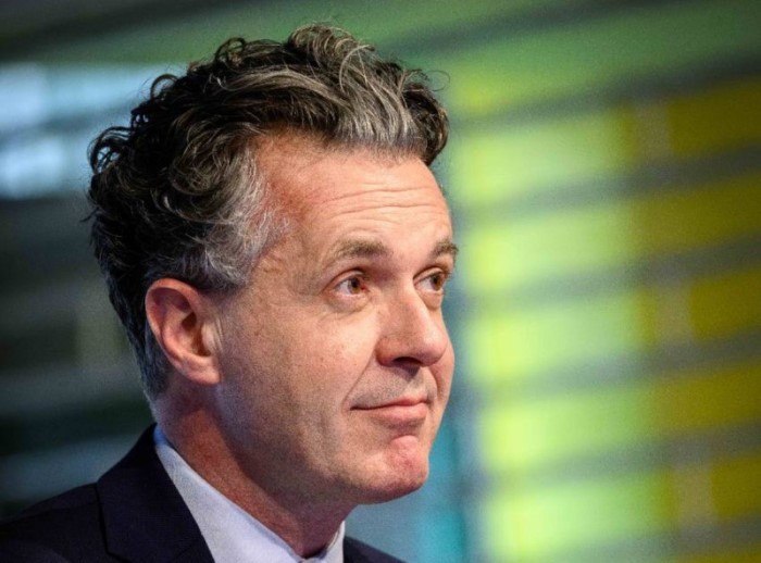 Christophe Béchu : Parcours et Engagements Clés